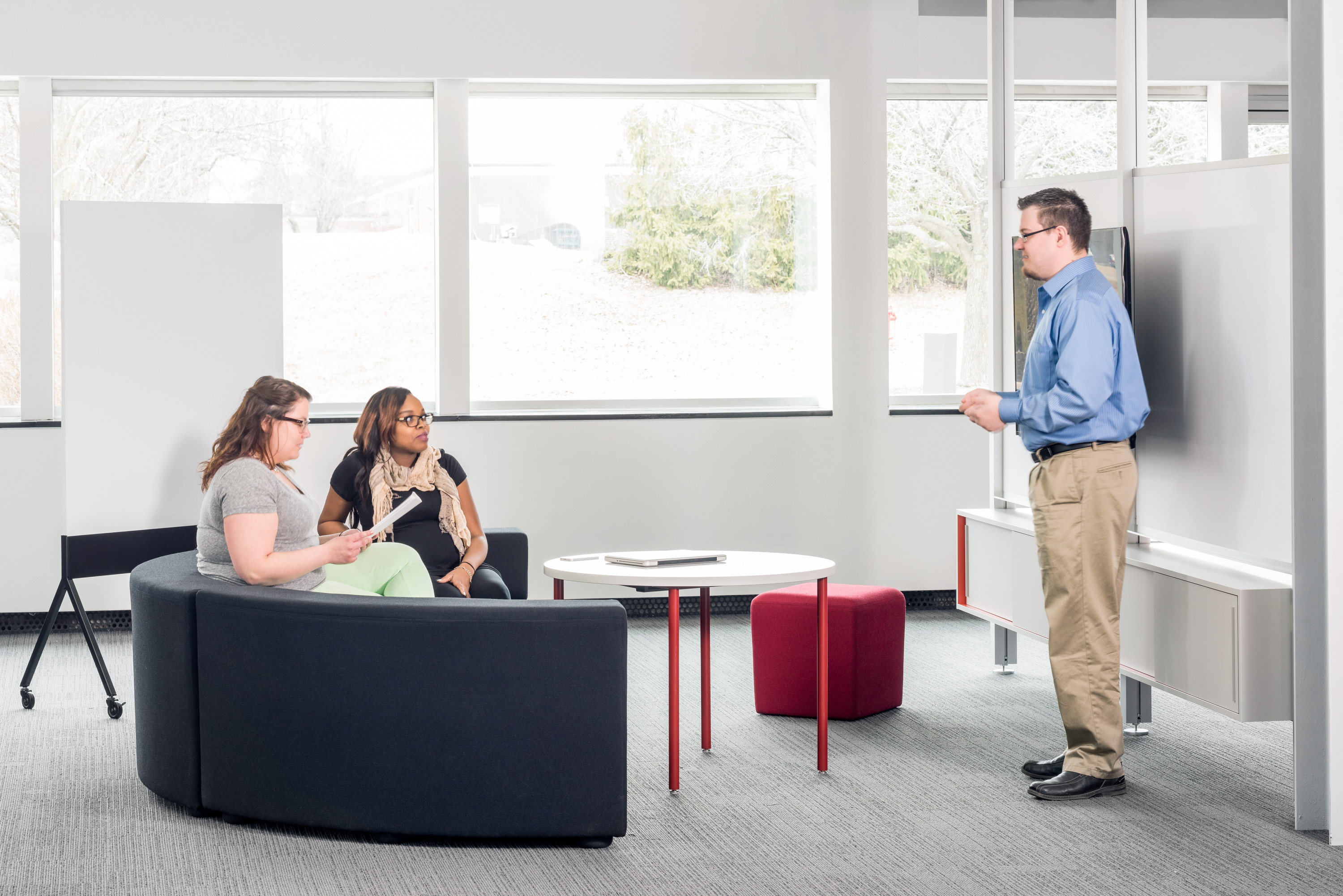 Antenna® Simple Tables | Knoll