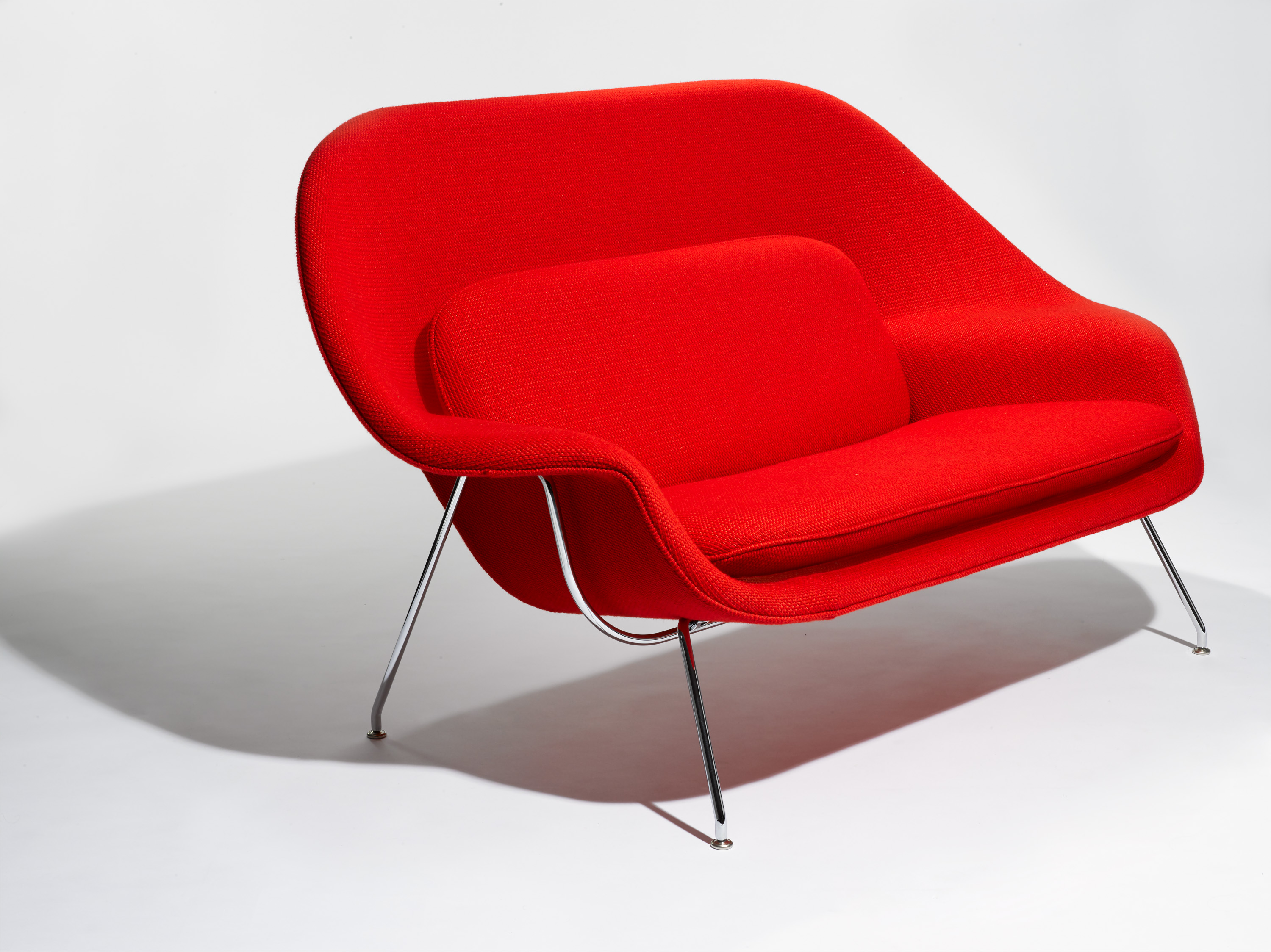 Womb™ Settee - Original Design | Knoll