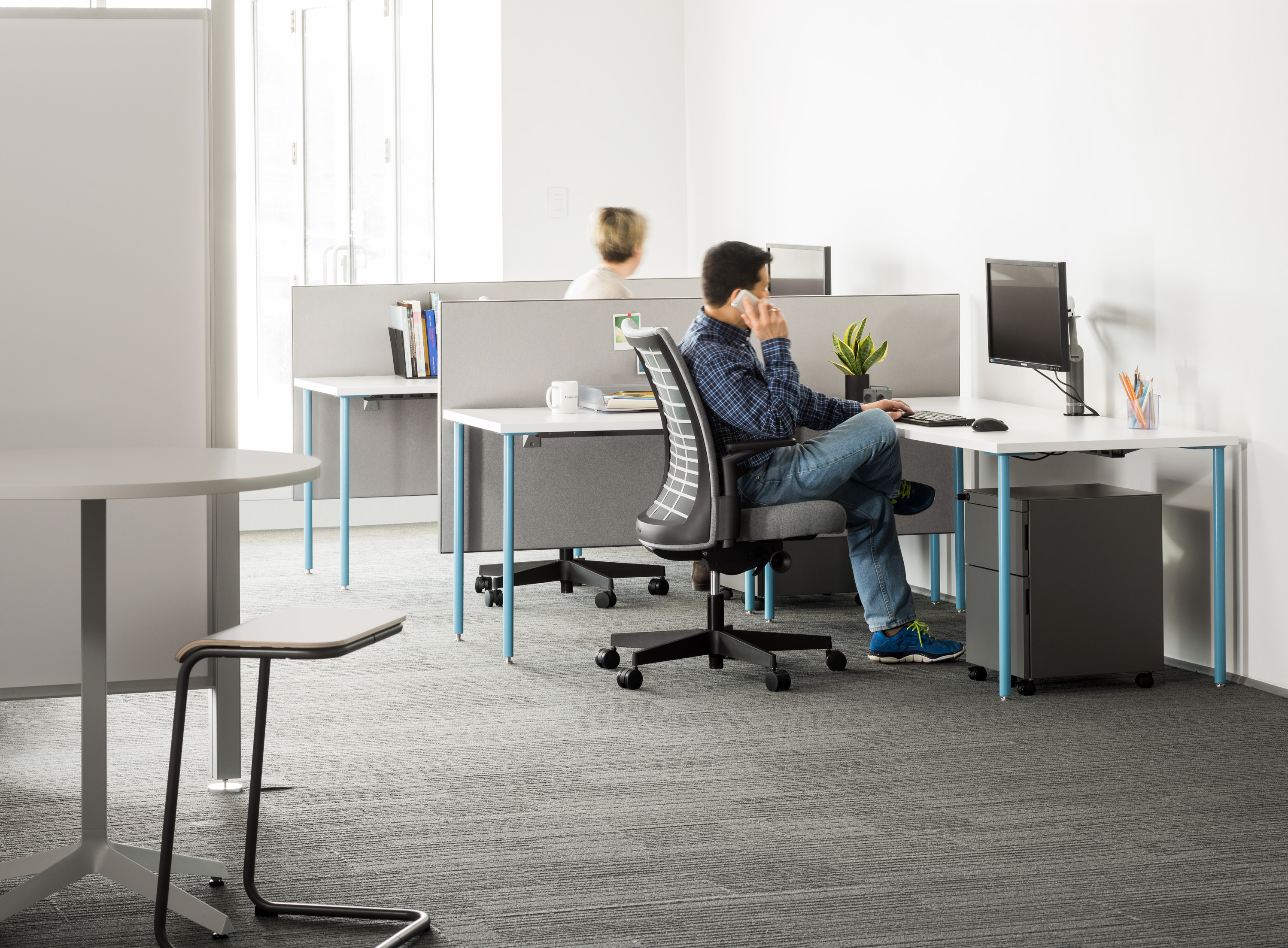 Antenna® Simple Tables | Knoll