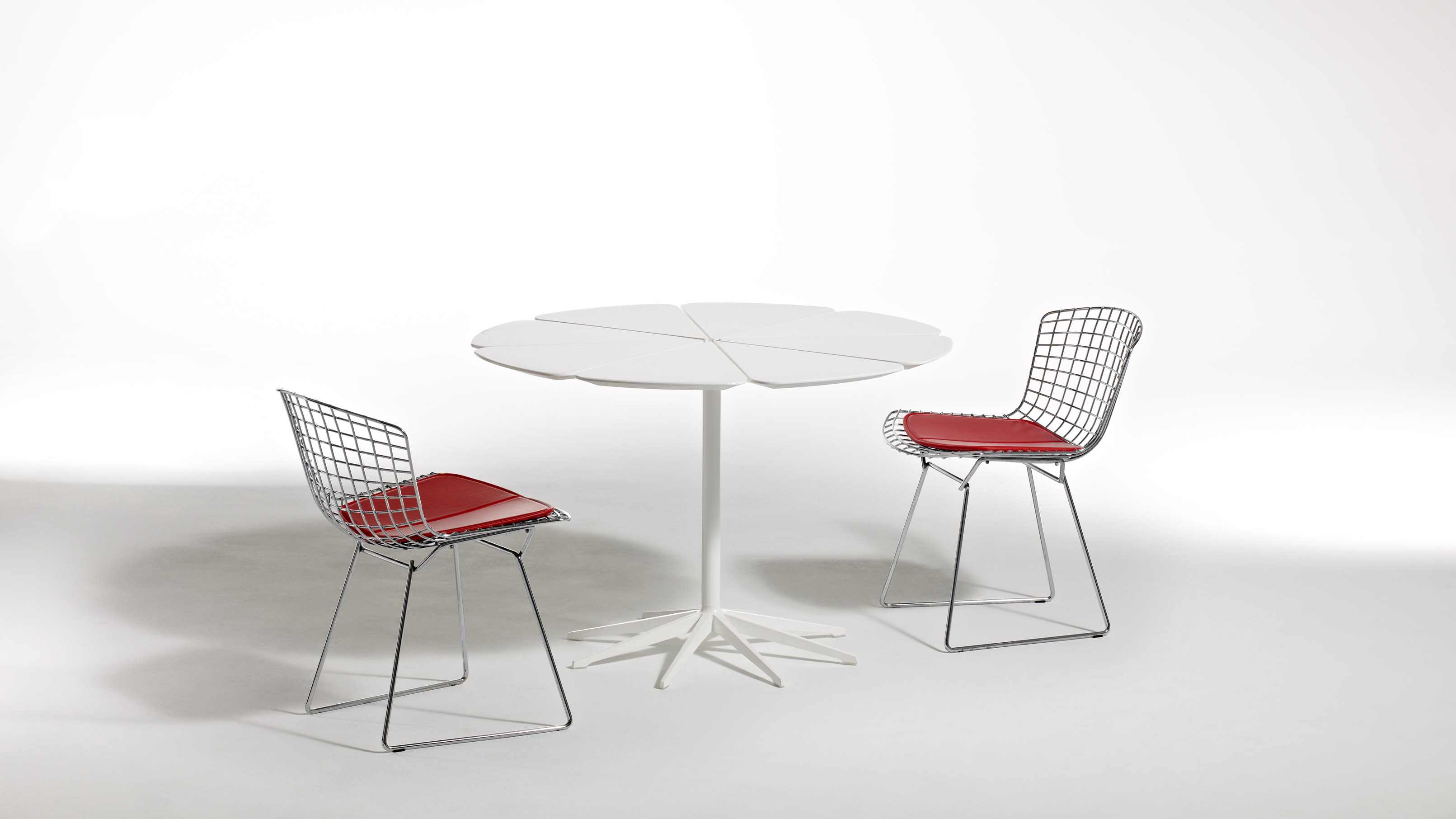 Petal® Dining Table - Original Design | Knoll