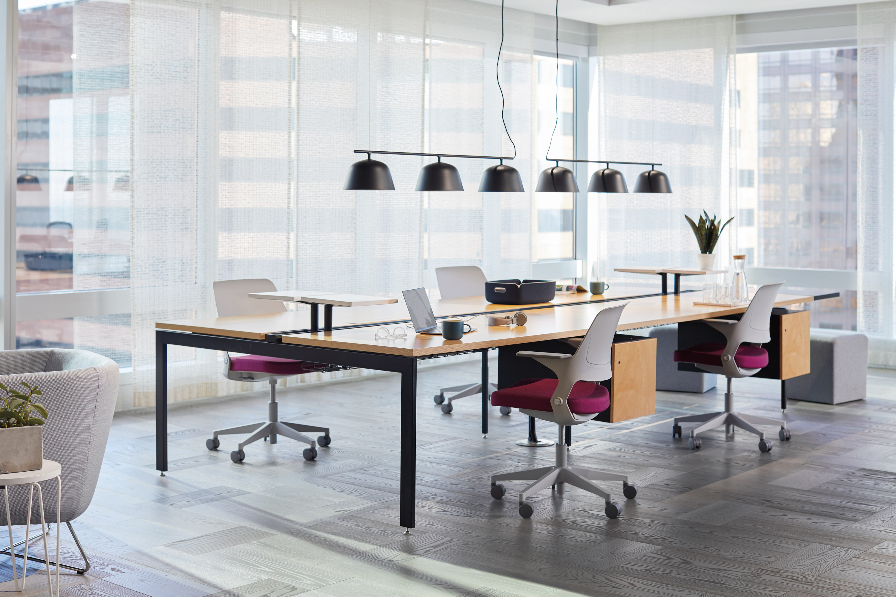 Antenna® Tables and Desks | Knoll