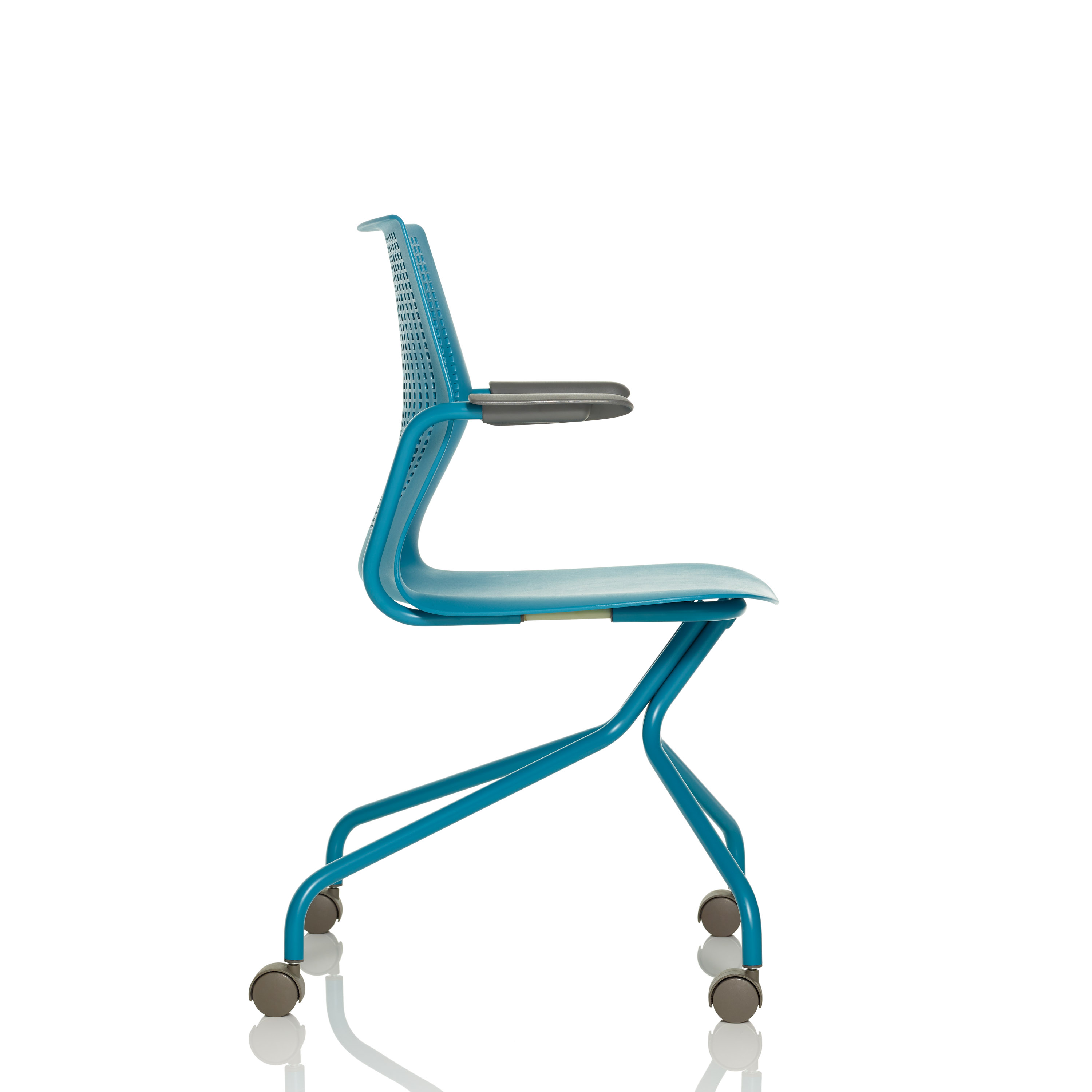 MultiGeneration by Knoll® Stacking Base Ergonomic Side Chair