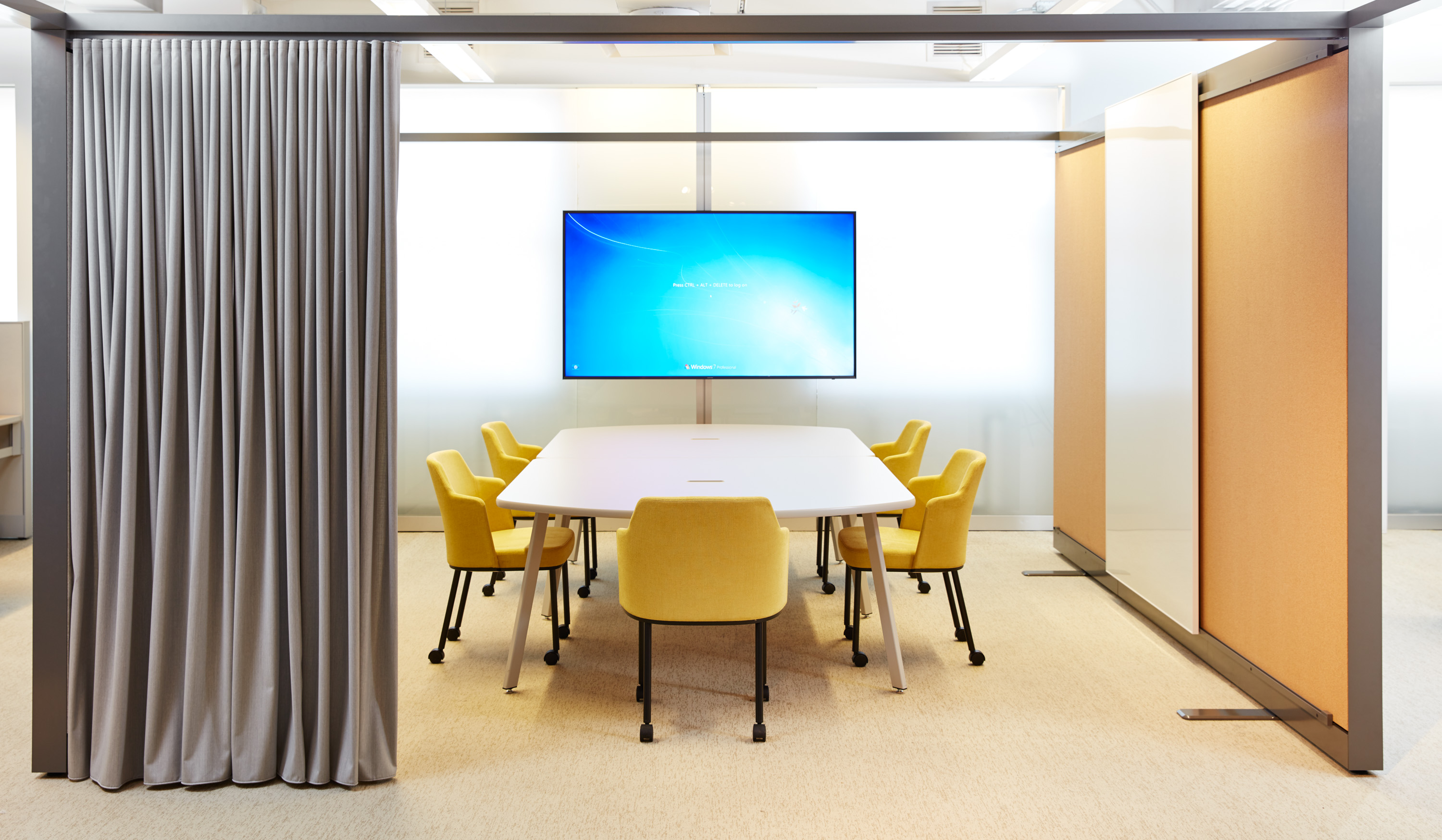 Remix® Side Chair | Knoll