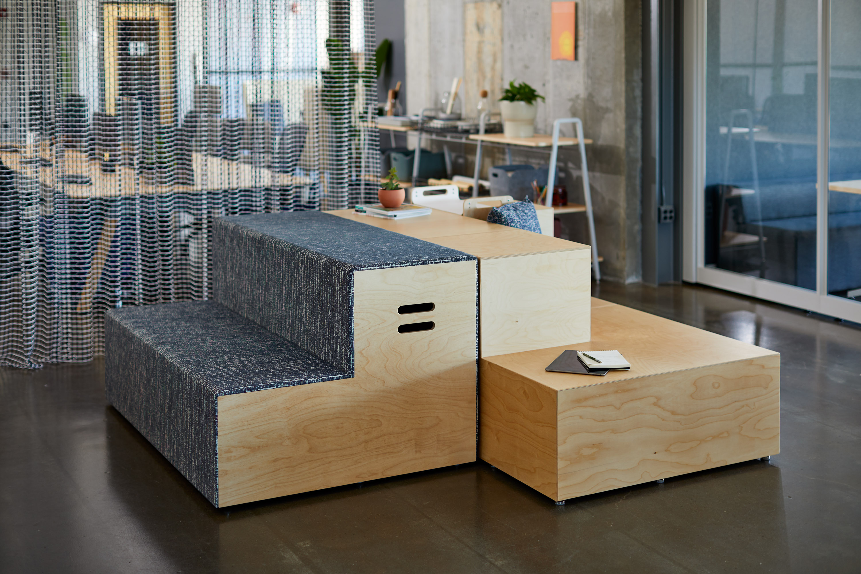 Rockwell Unscripted™ Steps | Knoll