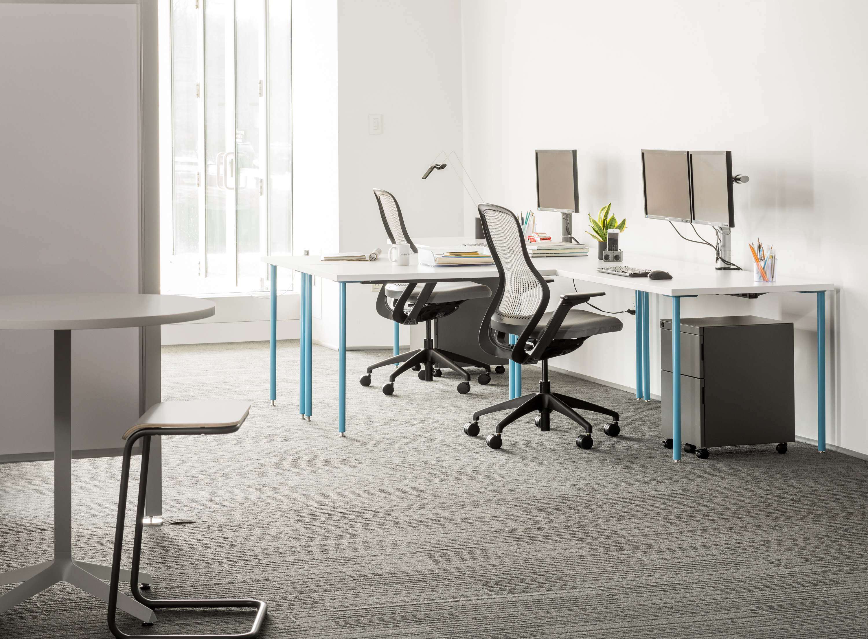 Antenna® Simple Tables | Knoll