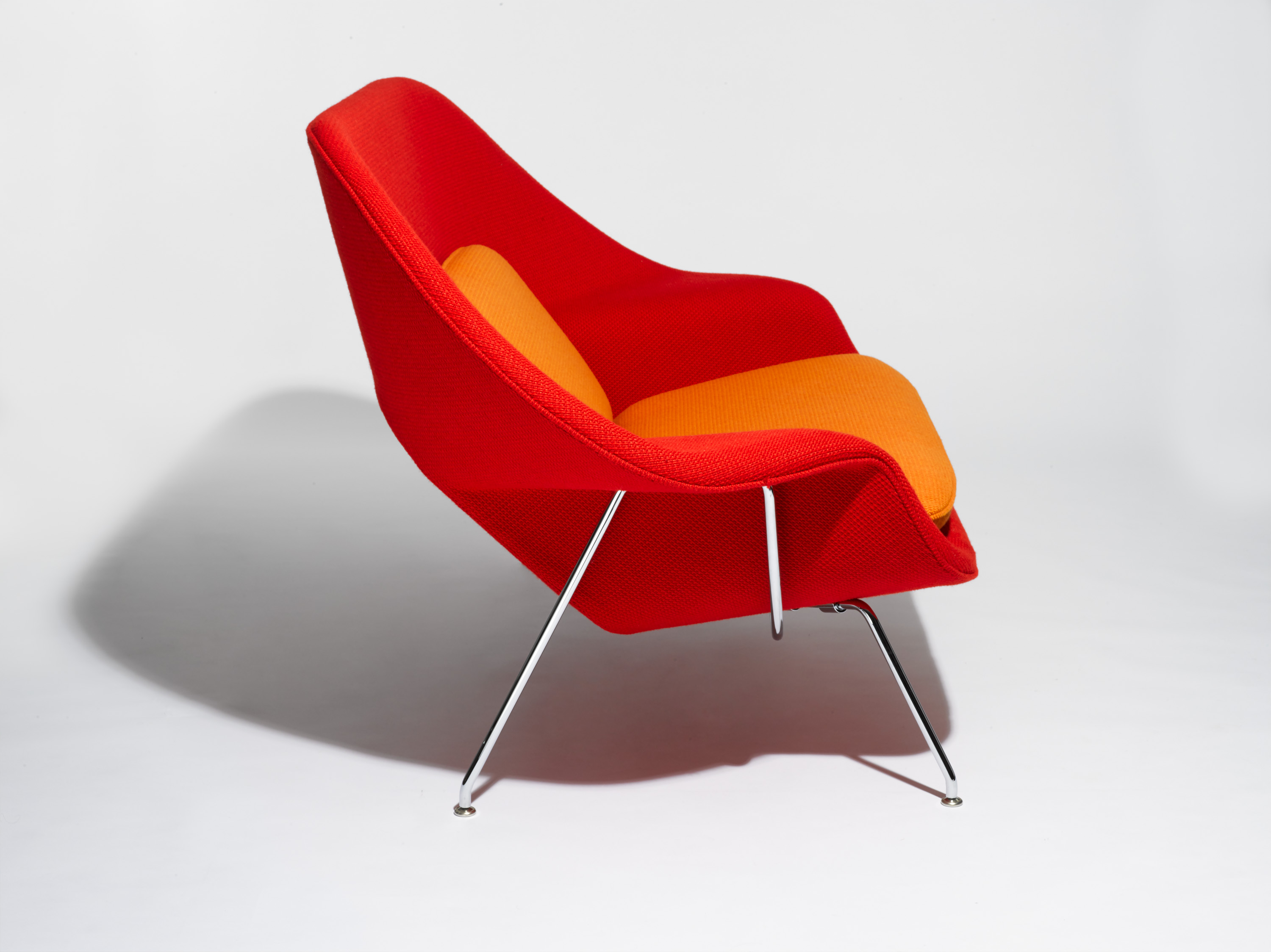 Womb™ Settee - Original Design | Knoll