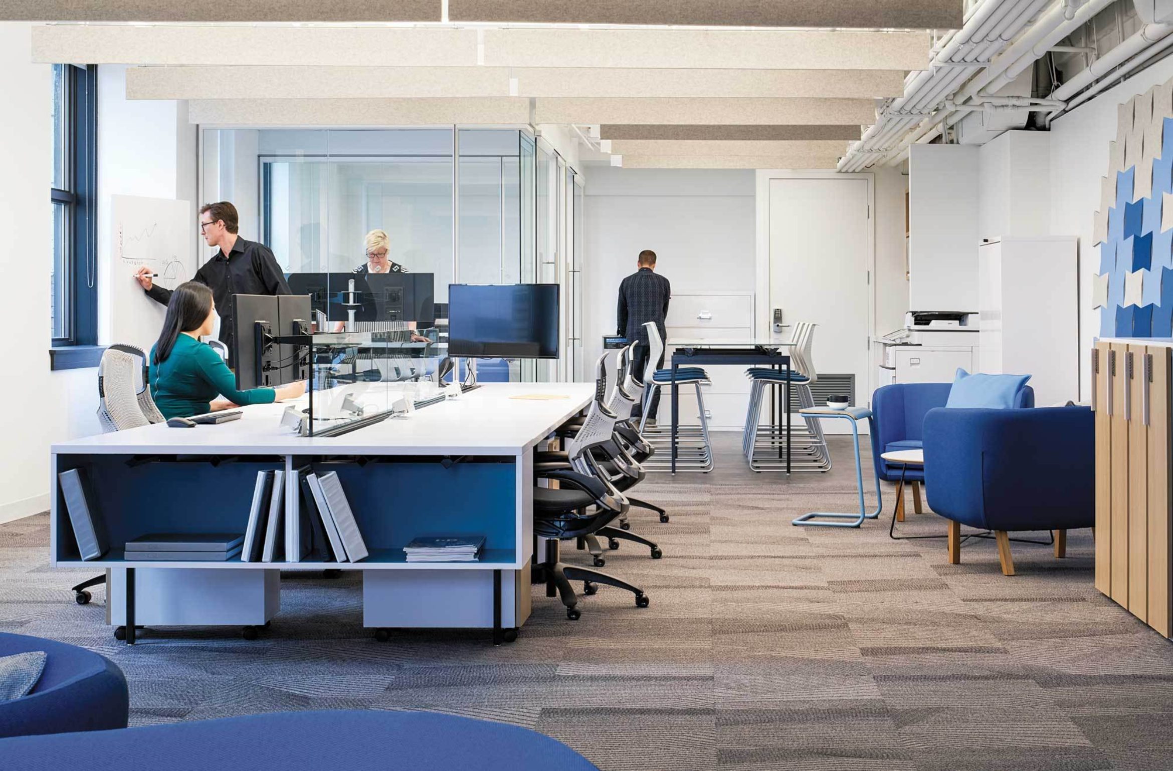 Forging a Workplace Identity with Color - Knoll